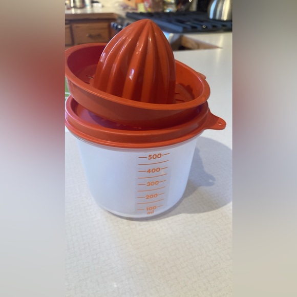 Tupperware | Kitchen | Vintage Tupperware 253 Juicer And Sealed ...